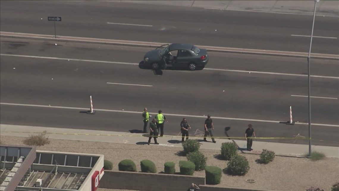 2-car crash leaves 2 injured in Glendale | 12news.com