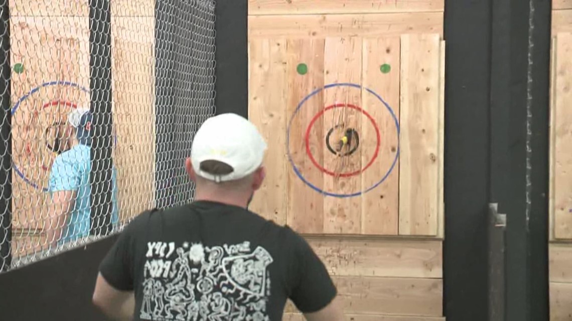 Rachel Cole visits Lumberjaxes in Tempe | 12news.com