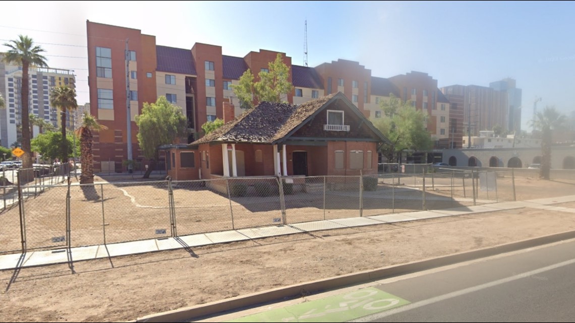 Crews work to carefully relocate century-old home in downtown Phoenix ...