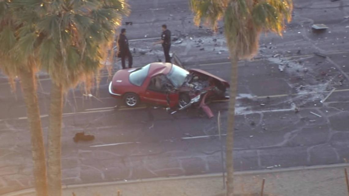 1 dead, 1 injured after Phoenix car crash | 12news.com