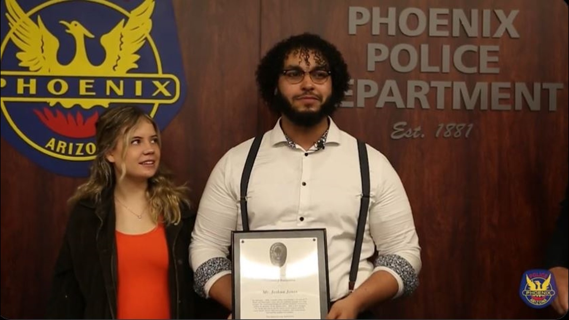 Phoenix police honor man who saved girl from assault downtown | 12news.com