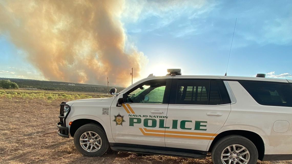 Arizona fire officials battle Oak Ridge Fire | 12news.com