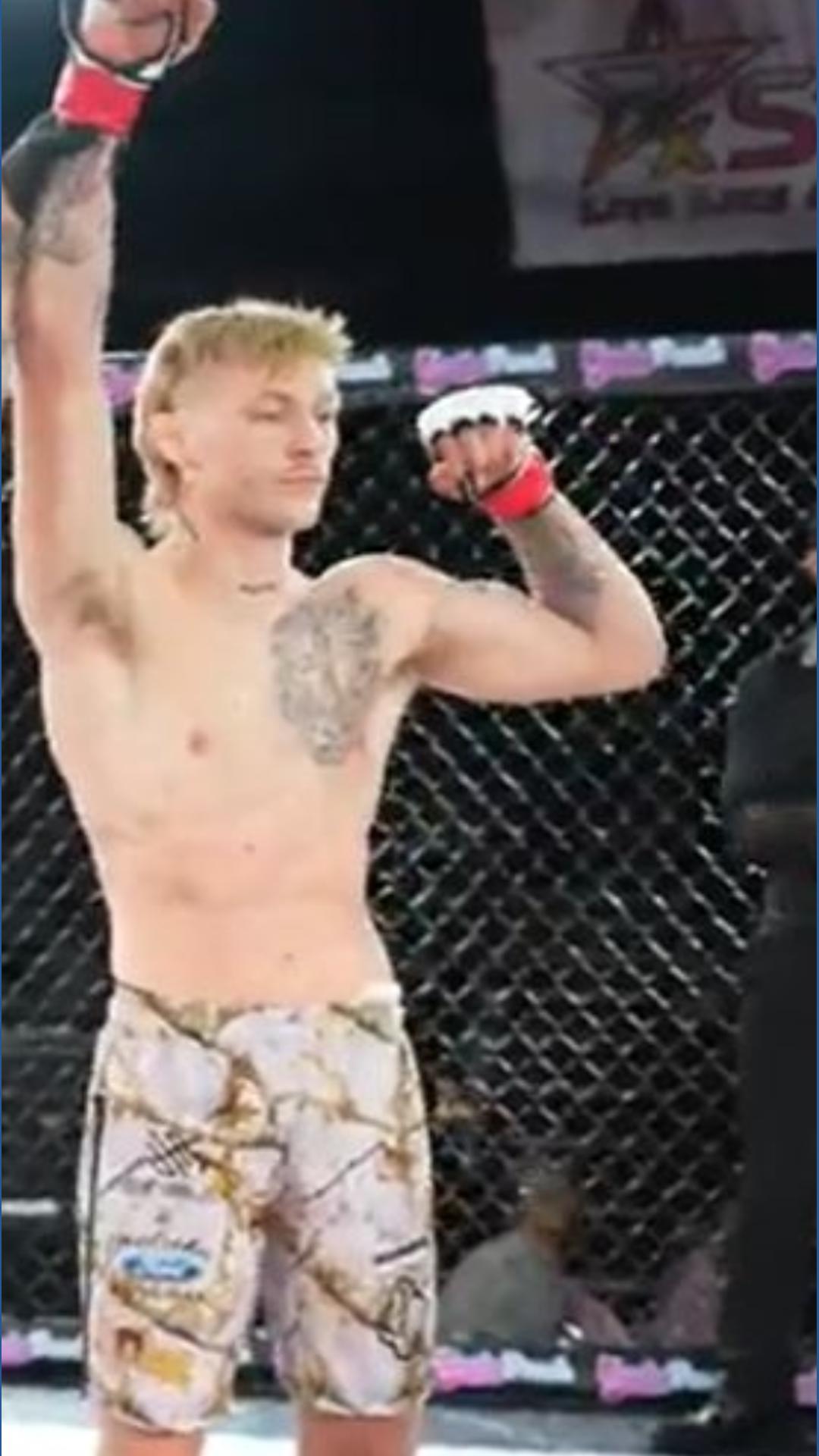 Ezra Elliott set for MMA main event in Phoenix | 12news.com