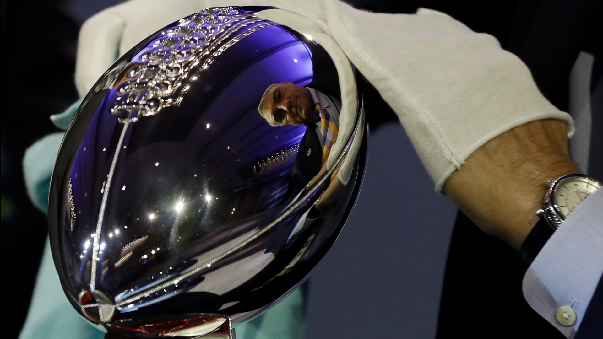 La historia detras del trofeo del Super Bowl | 12news.com