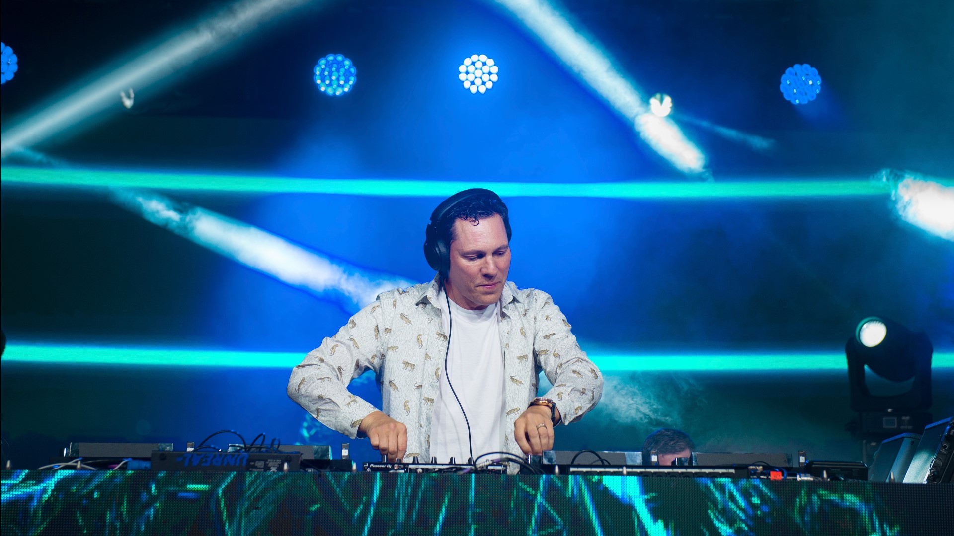 DJ Tiësto se presentará en el Super Bowl LVIII en Las Vegas | 12news.com