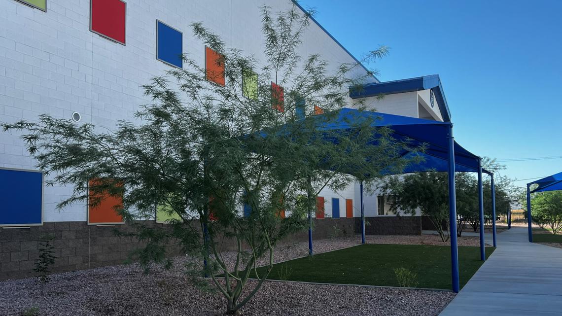 100-bed shelter opens in Phoenix for veterans, adults over 50 | 12news.com