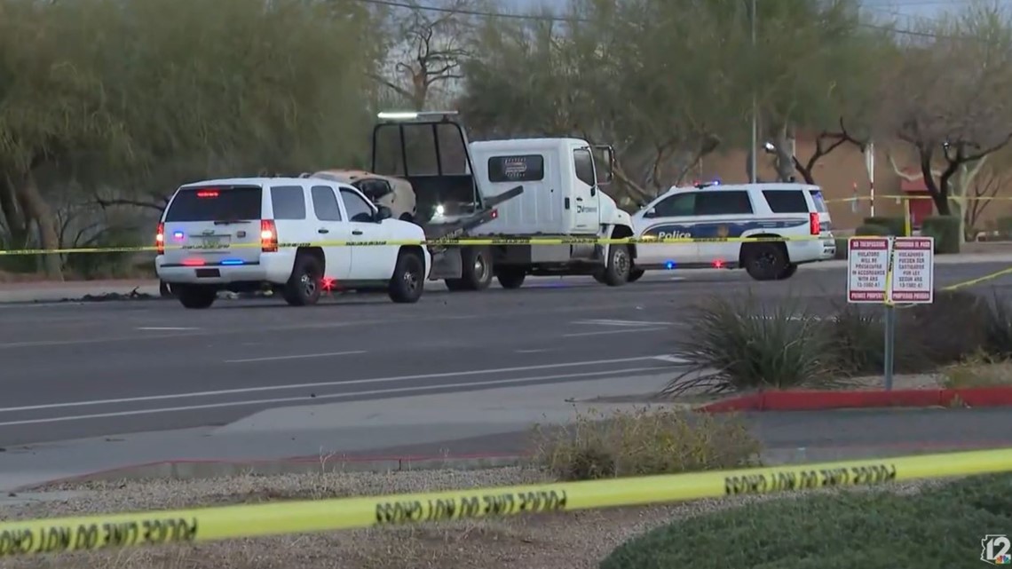 3 dead in Phoenix crash involving multiple vehicles | 12news.com