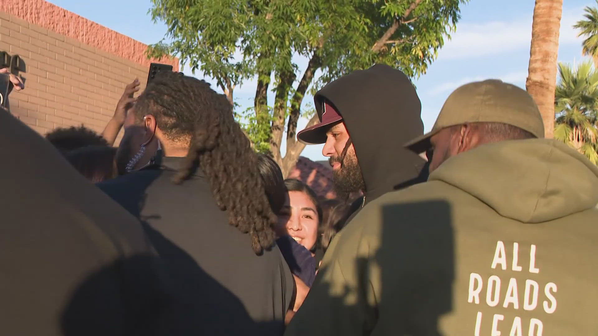 J. Cole makes stop in Phoenix after car breaks down | 12news.com