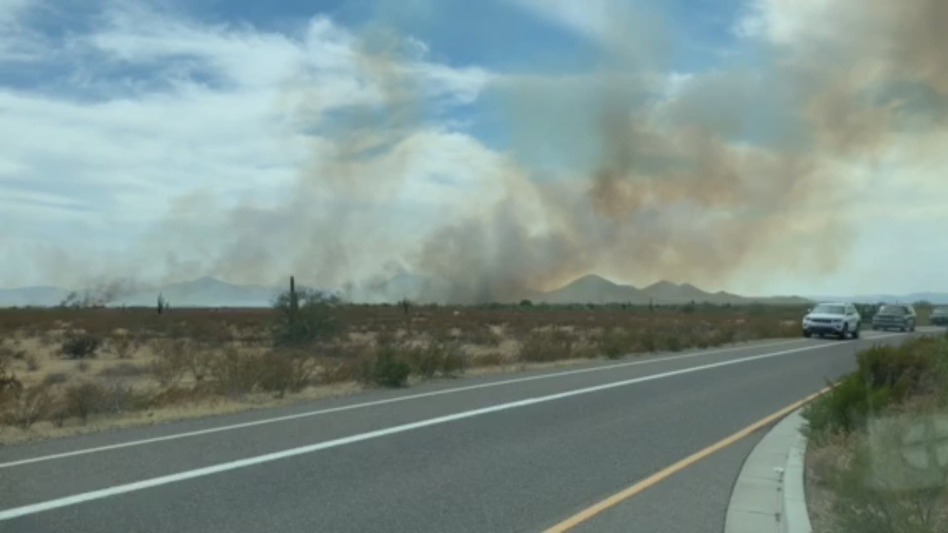 Brush fire in north Phoenix 80% contained | 12news.com