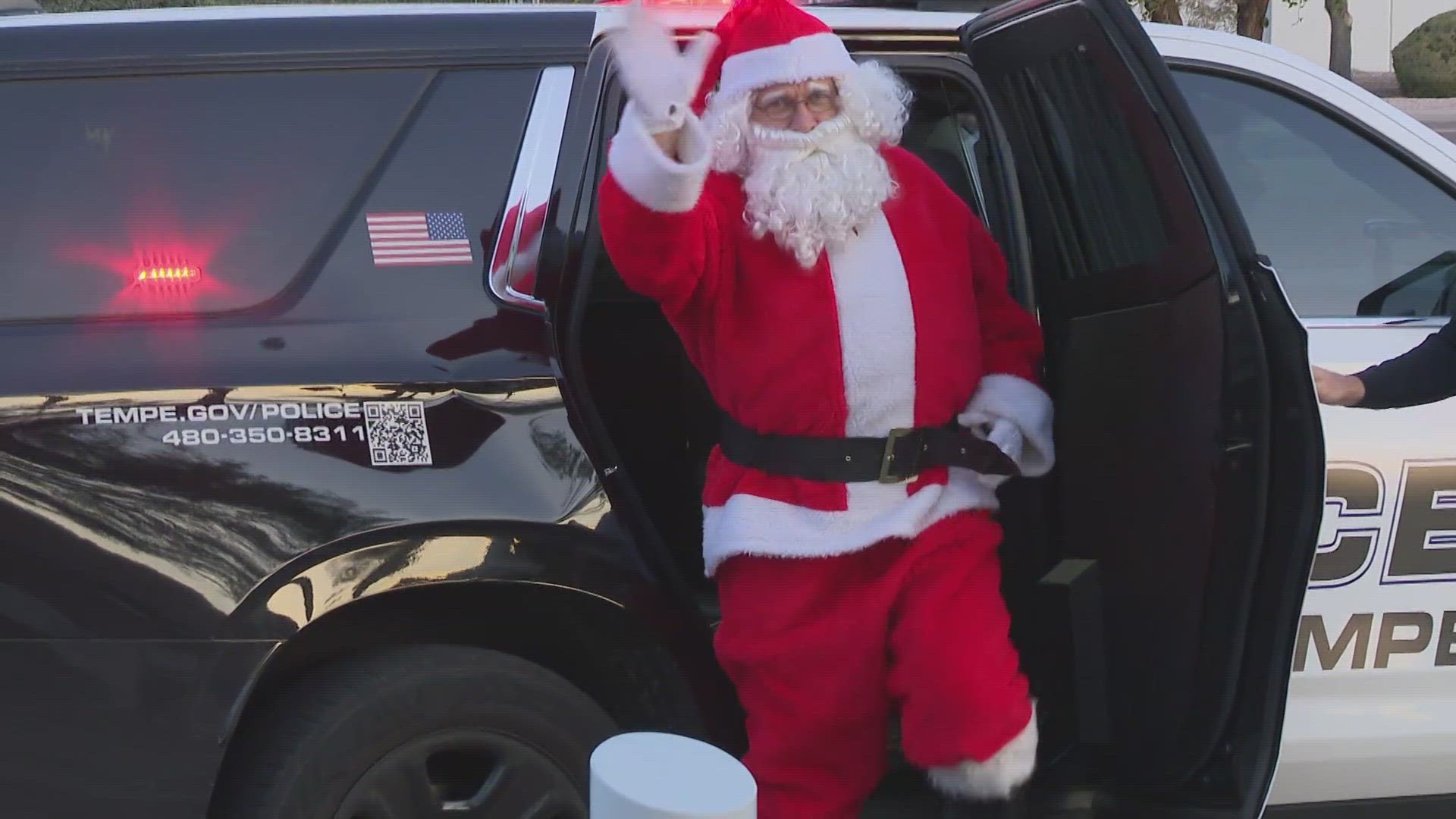 Tempe Police bring Santa, holiday cheer to the community | 12news.com