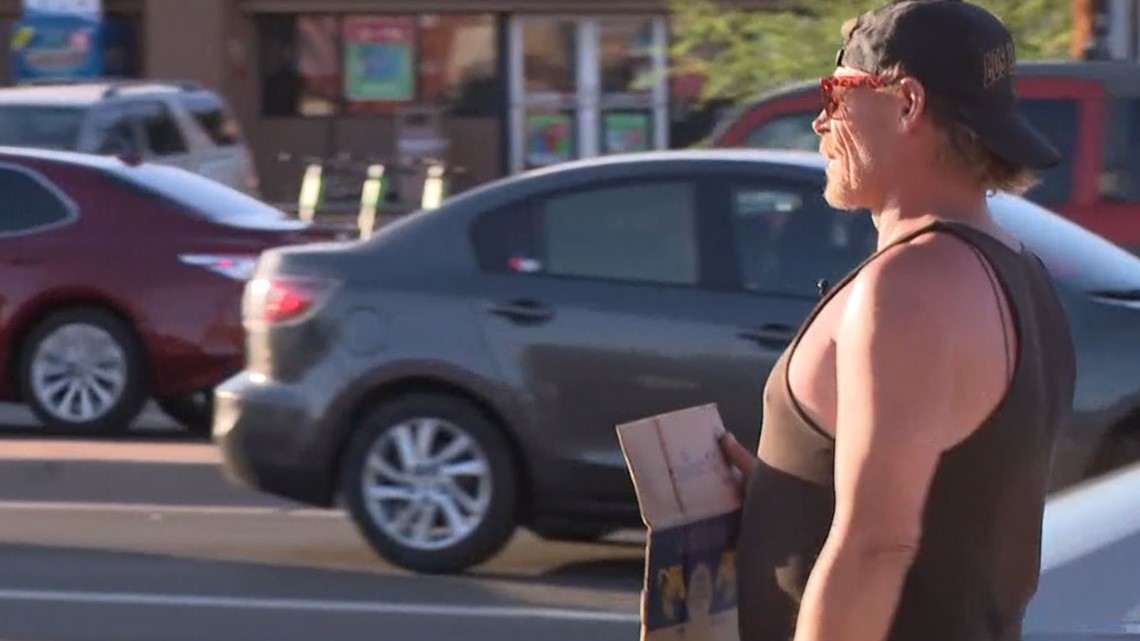 ‘Aggressive’ panhandlers may face charges in Glendale | 12news.com