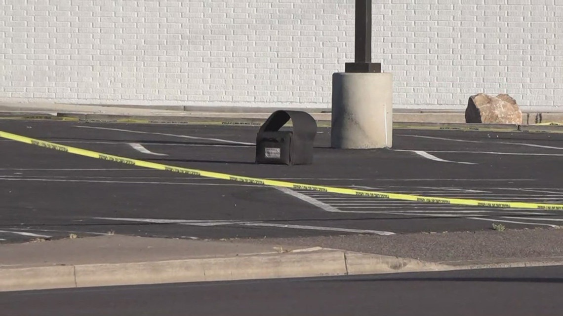 Bomb squad investigating suspicious package in Phoenix | 12news.com