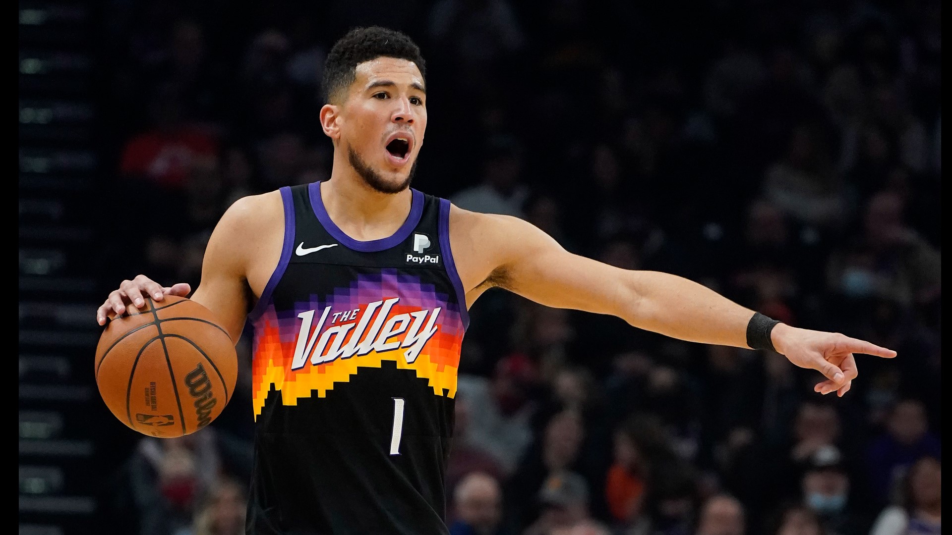 Suns star Devin Booker leads team on five-game win streak | 12news.com