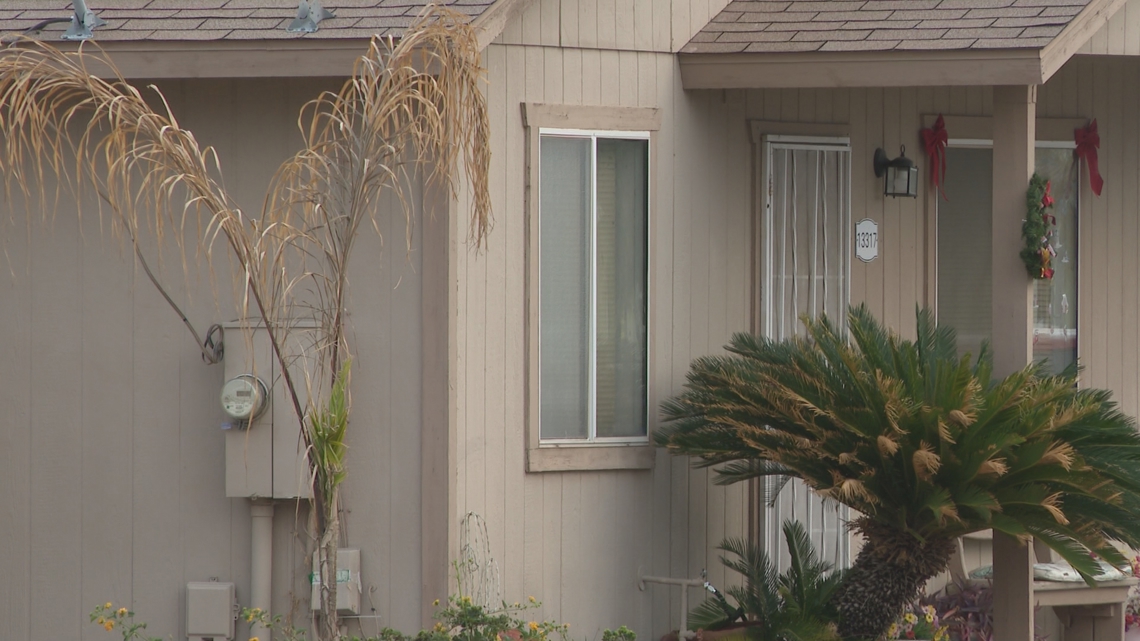 Police find guns, 100s of rounds of ammunition in home of Valley man ...