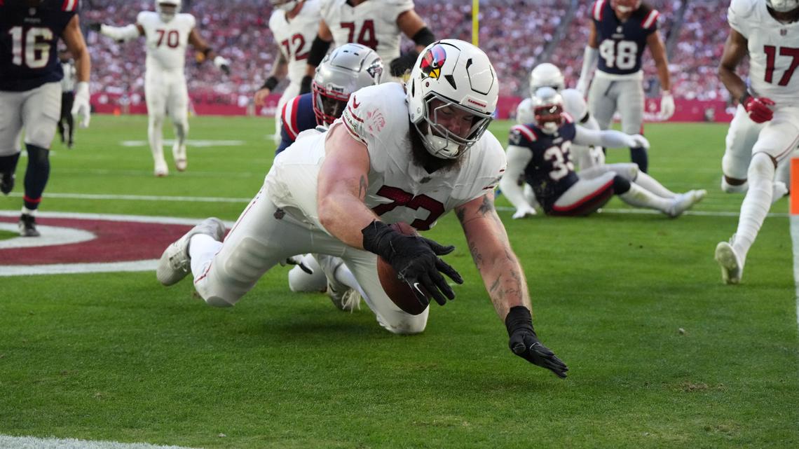 Cardinals offensive lineman scores touchdown vs. Patriots | 12news.com