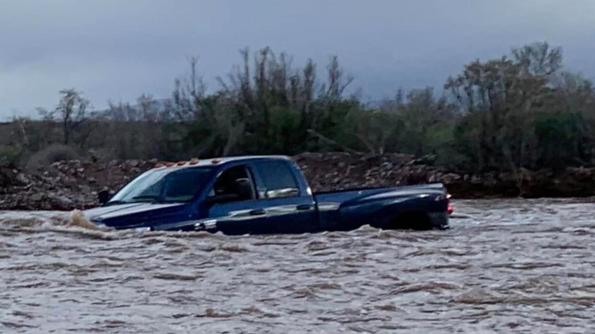 Driver rescued from flooding at Tonto Creek in Gila County | 12news.com