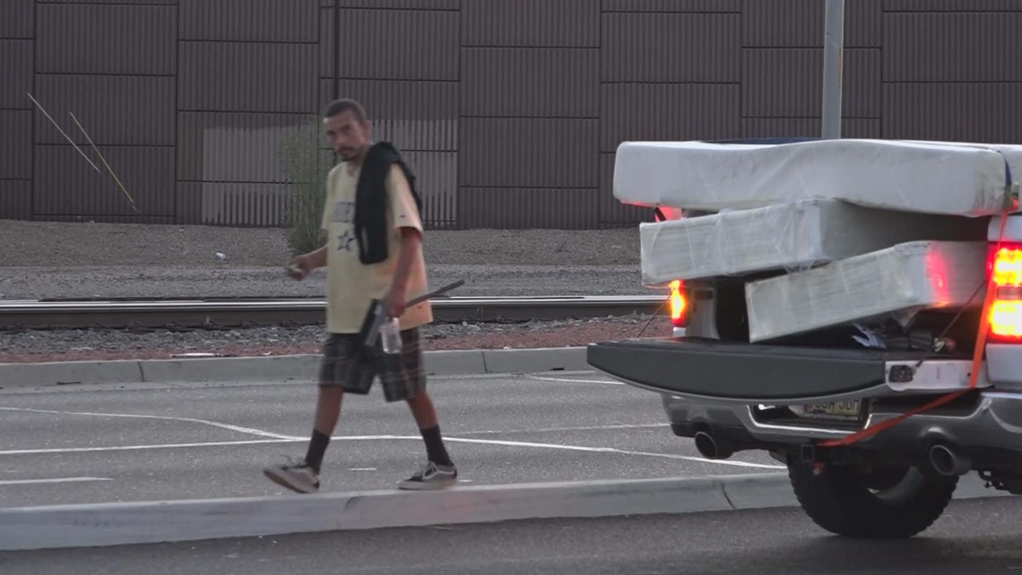 ‘Aggressive’ panhandlers may face charges in Glendale, according to new ...