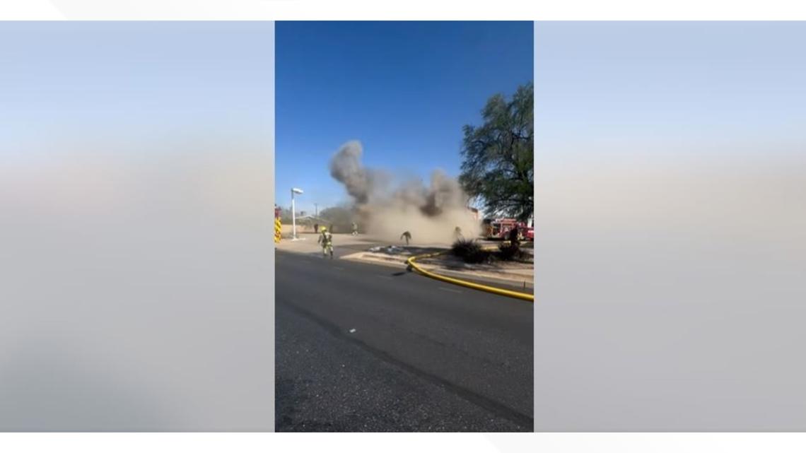 Roof collapses as Arizona firefighters battle fire | 12news.com