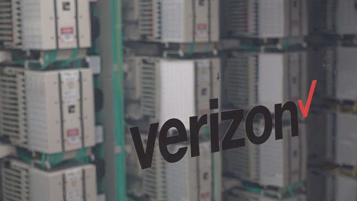 Inside Verizon's secret Arizona command center facility | 12news.com