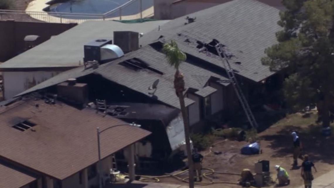 1 injured, 8 displaced in Phoenix house fire | 12news.com