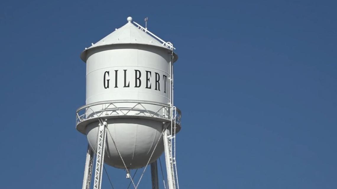 Gilbert council members vote to give themselves salary raise | 12news.com
