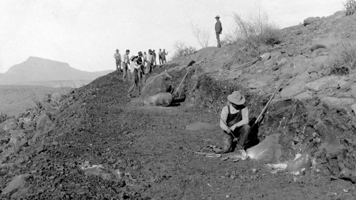 Arizona history comes to life with 2,000 photo collection | 12news.com