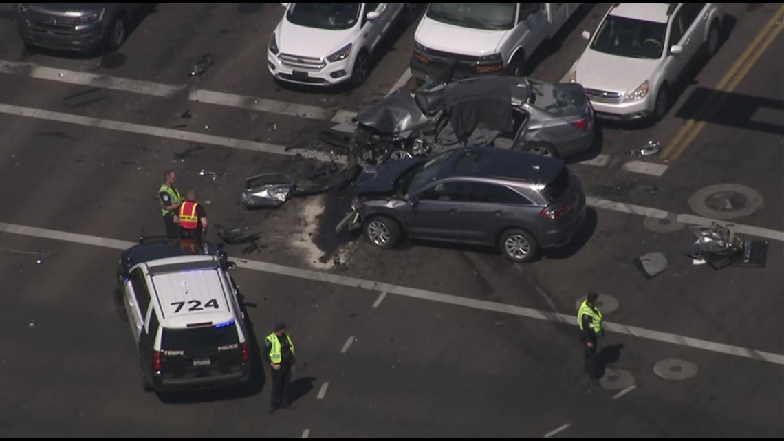 Two-car crash in Tempe leaves 1 person in critical condition | 12news.com