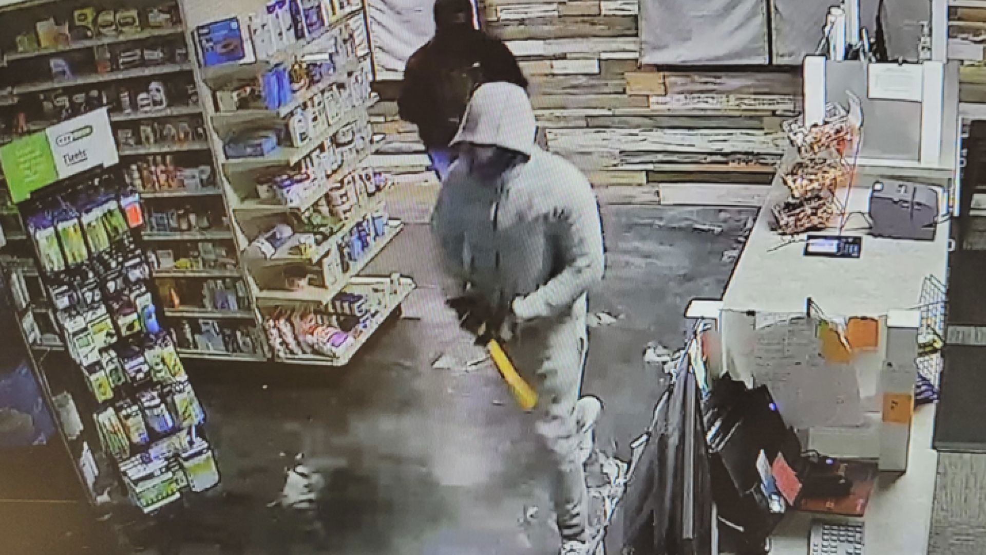 Sheriff looking for suspects who raided pharmacy in Arizona | 12news.com