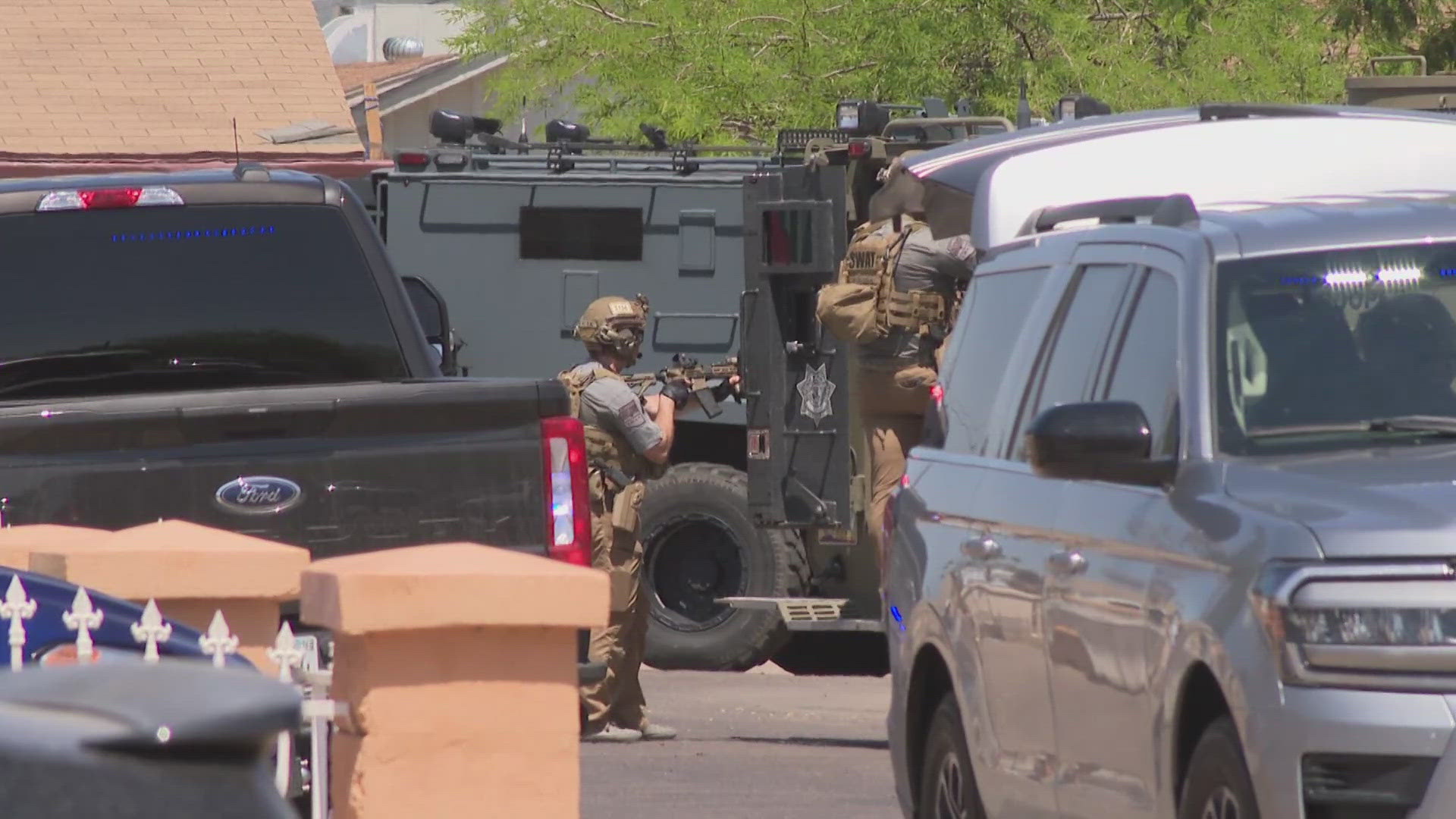 'It's about time': West Phoenix neighbors relieved after SWAT, DPS raid ...